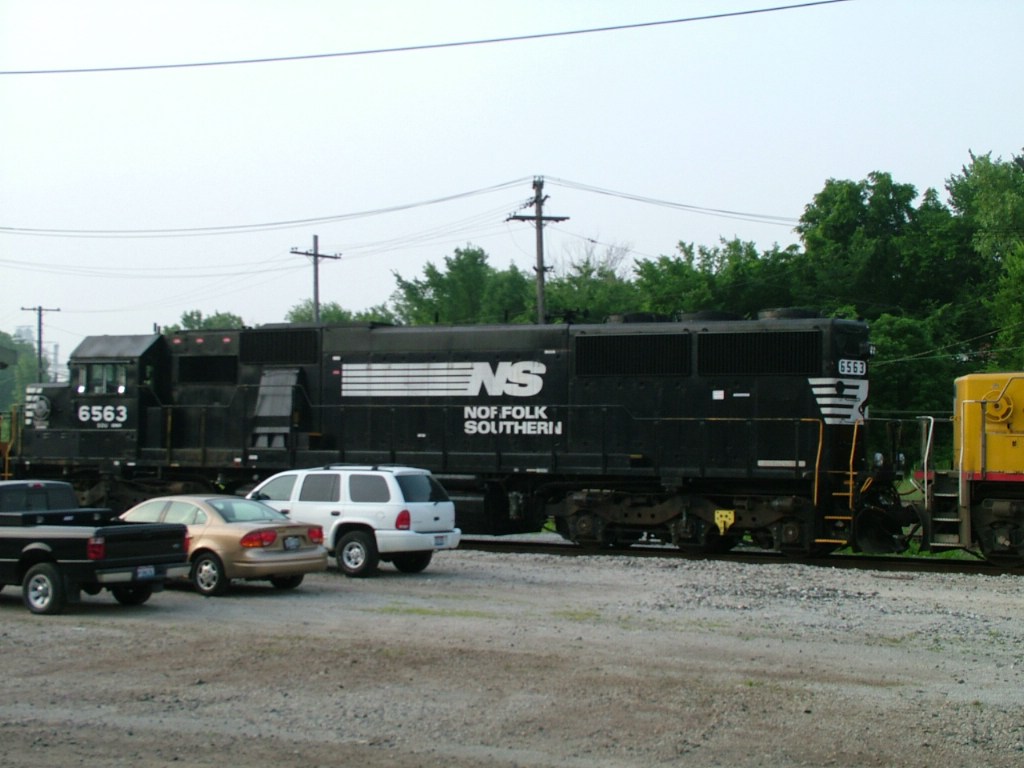 NS SD60 6563 & UP paint